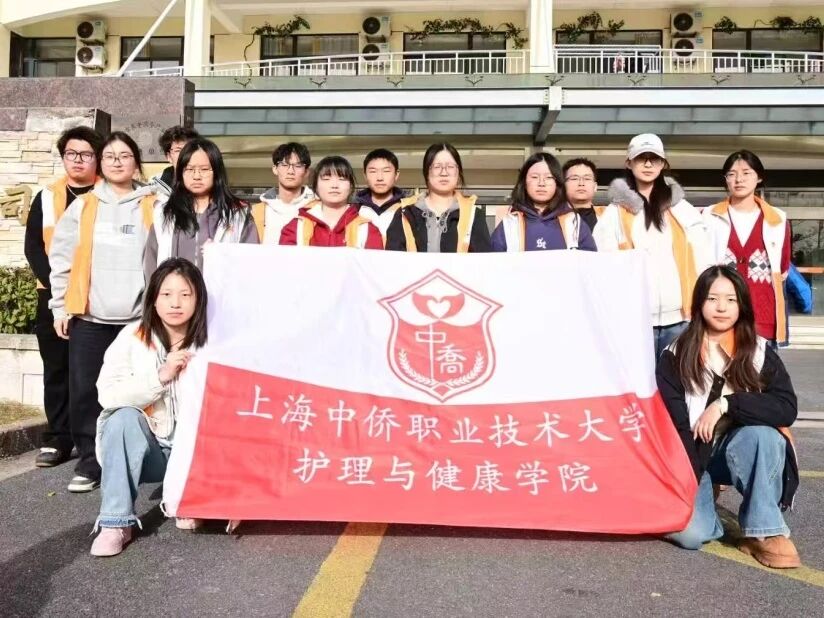 【Elderly Care】| Heartwarming Care for the Elderly, Walking Together for ...